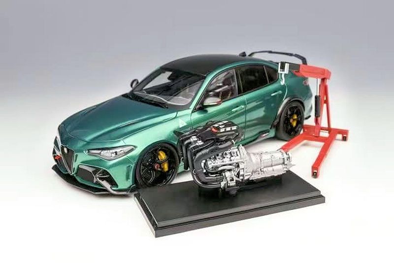 MOTORHELIX - ALFA ROMEO GIULIA GTAM | DieCast Passion